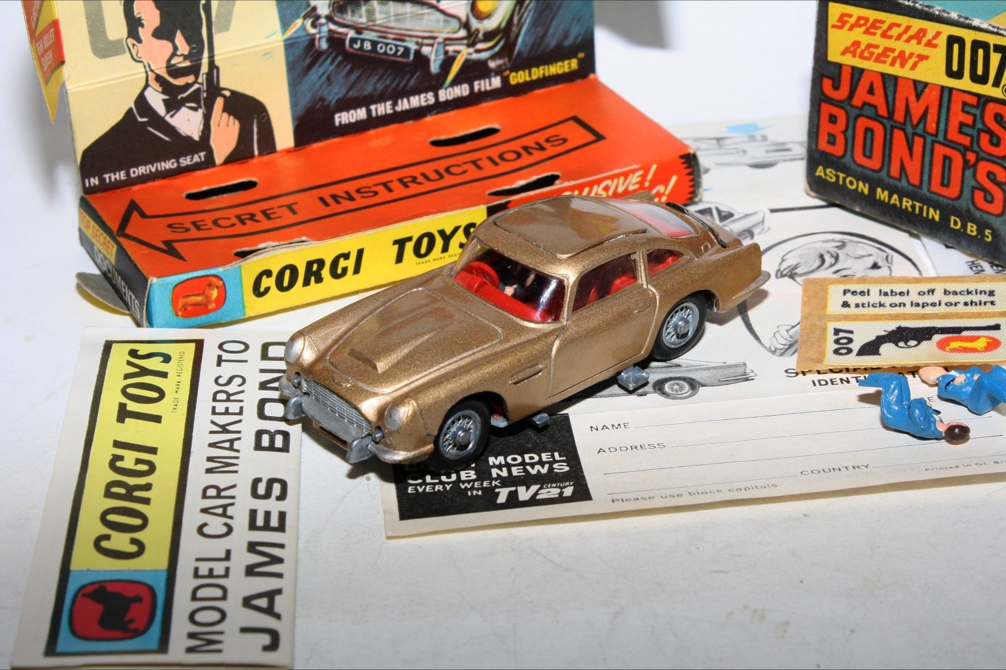 Corgi 261 James Bond Aston Martin DB5, Mint in Good Original Box | DB ...