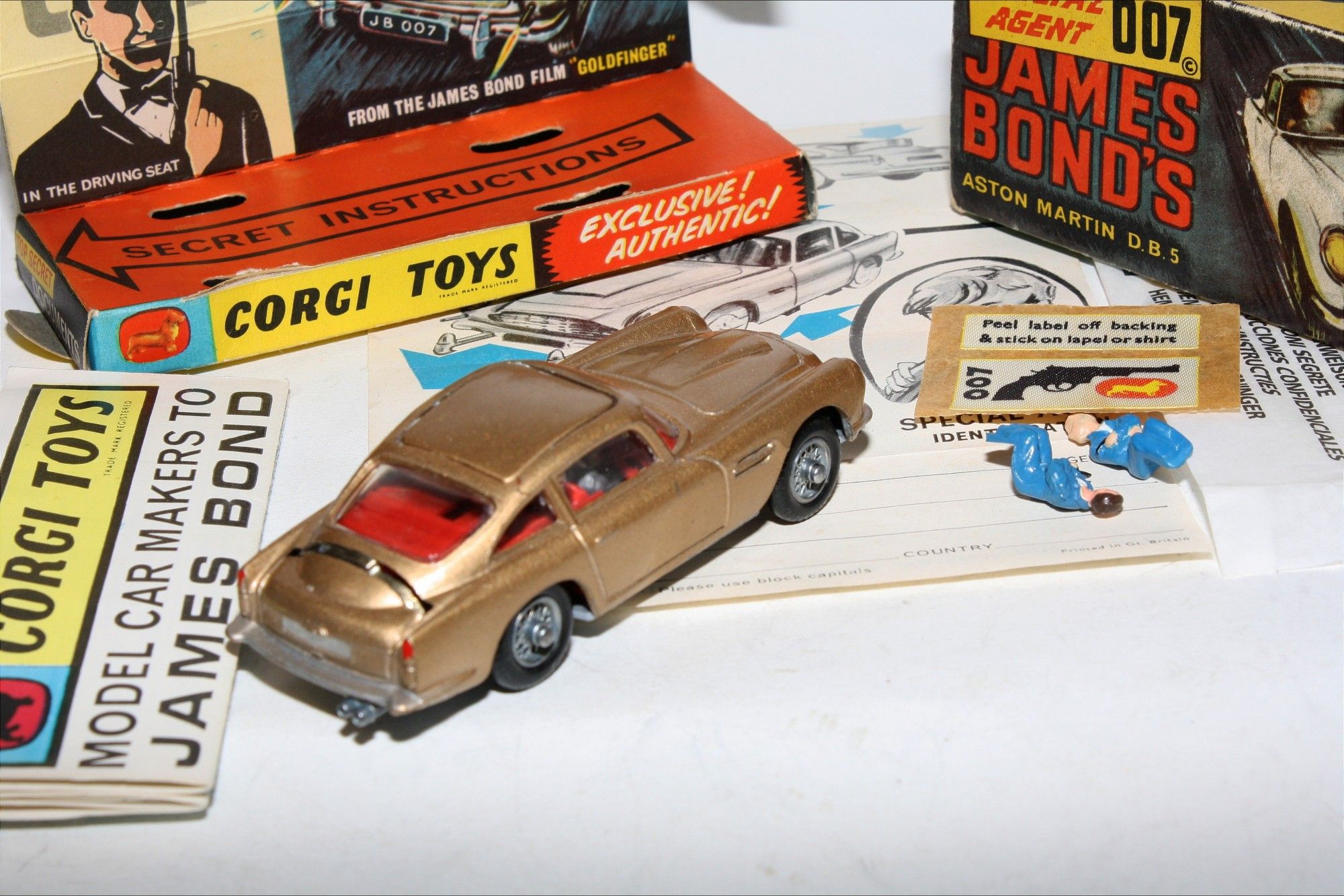 Corgi 261 James Bond Aston Martin DB5, Mint in Good Original Box | DB ...