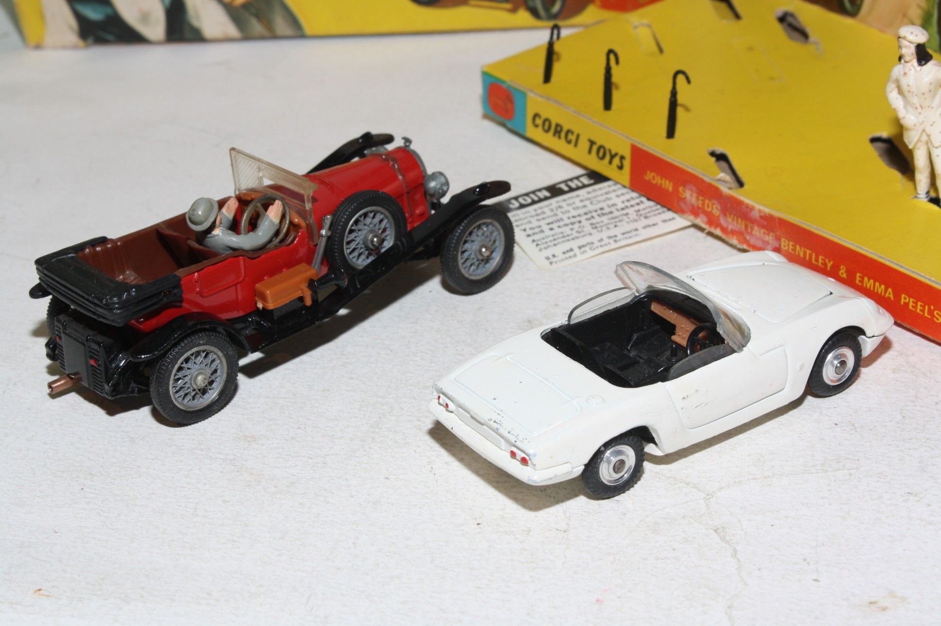 Corgi Gift Set 40 The Avengers, Good Condition in Original Box | DB ...