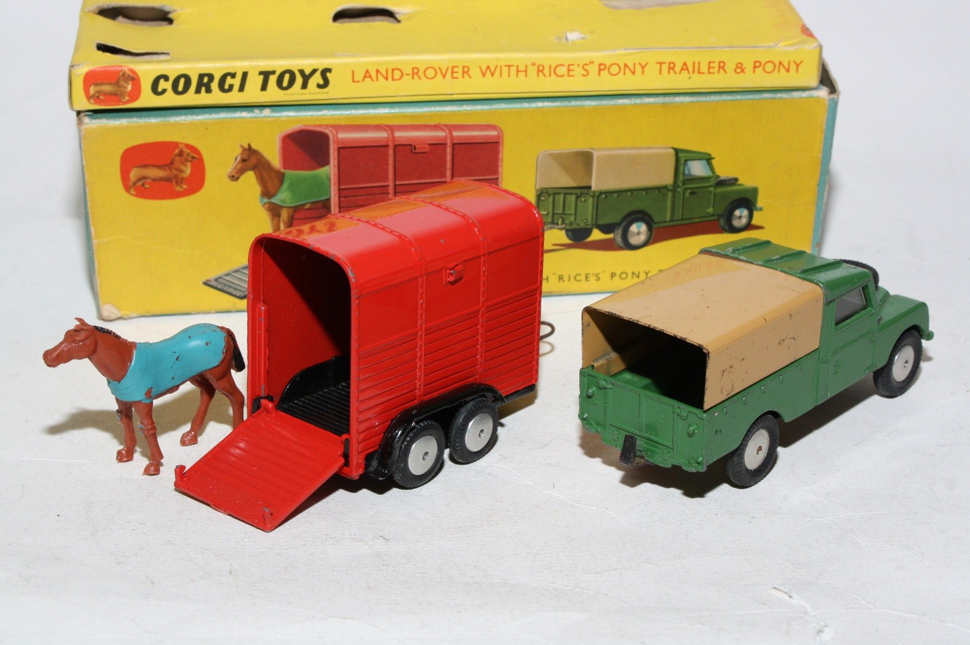 Corgi GS2 Land Rover & Horse Box,1st Issue, VGC in Original Box | DB ...