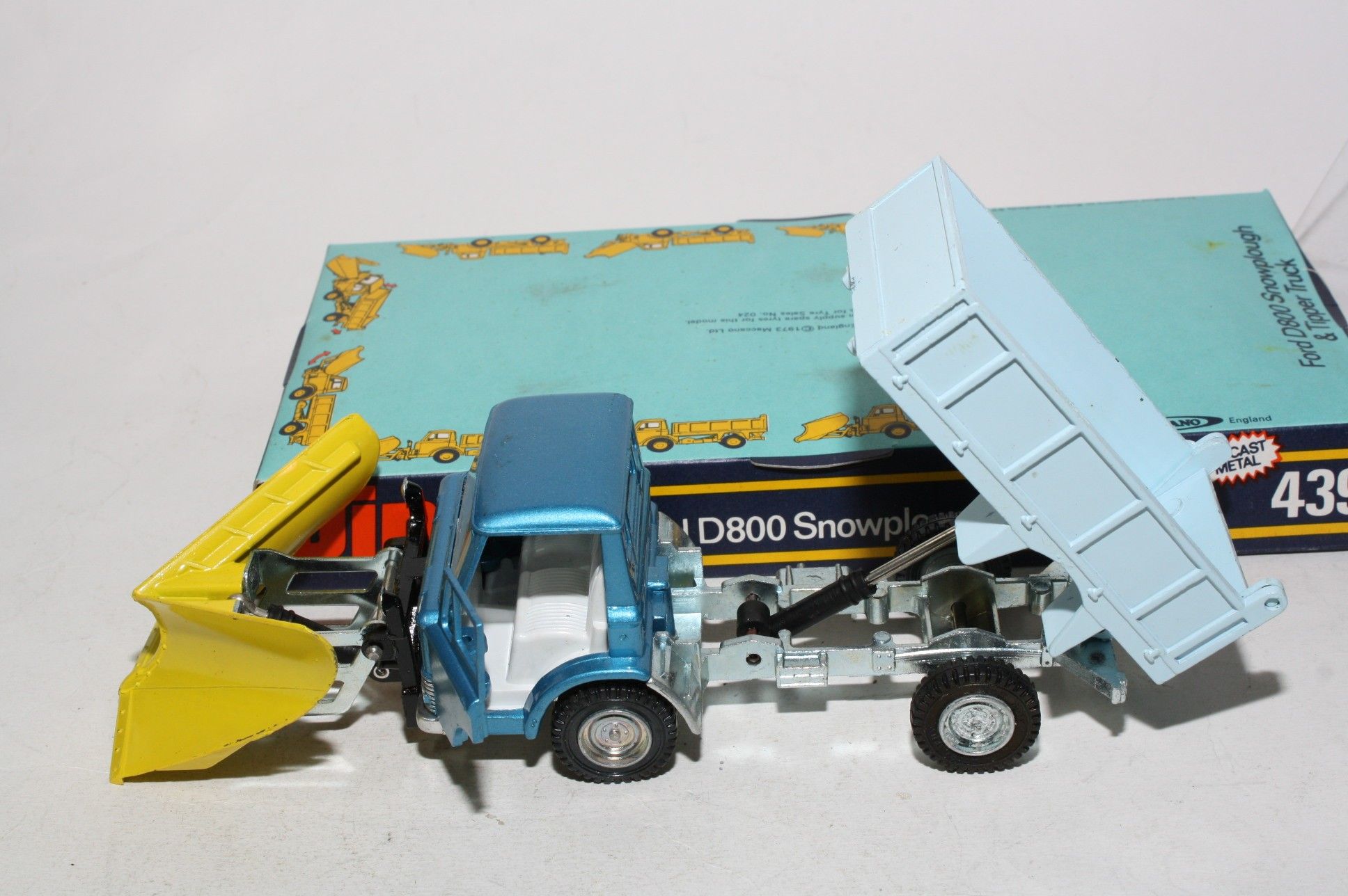 Dinky 439 Ford D800 Snow Plough &Tipper, Pale Blue Tipper,MIB | DB ...