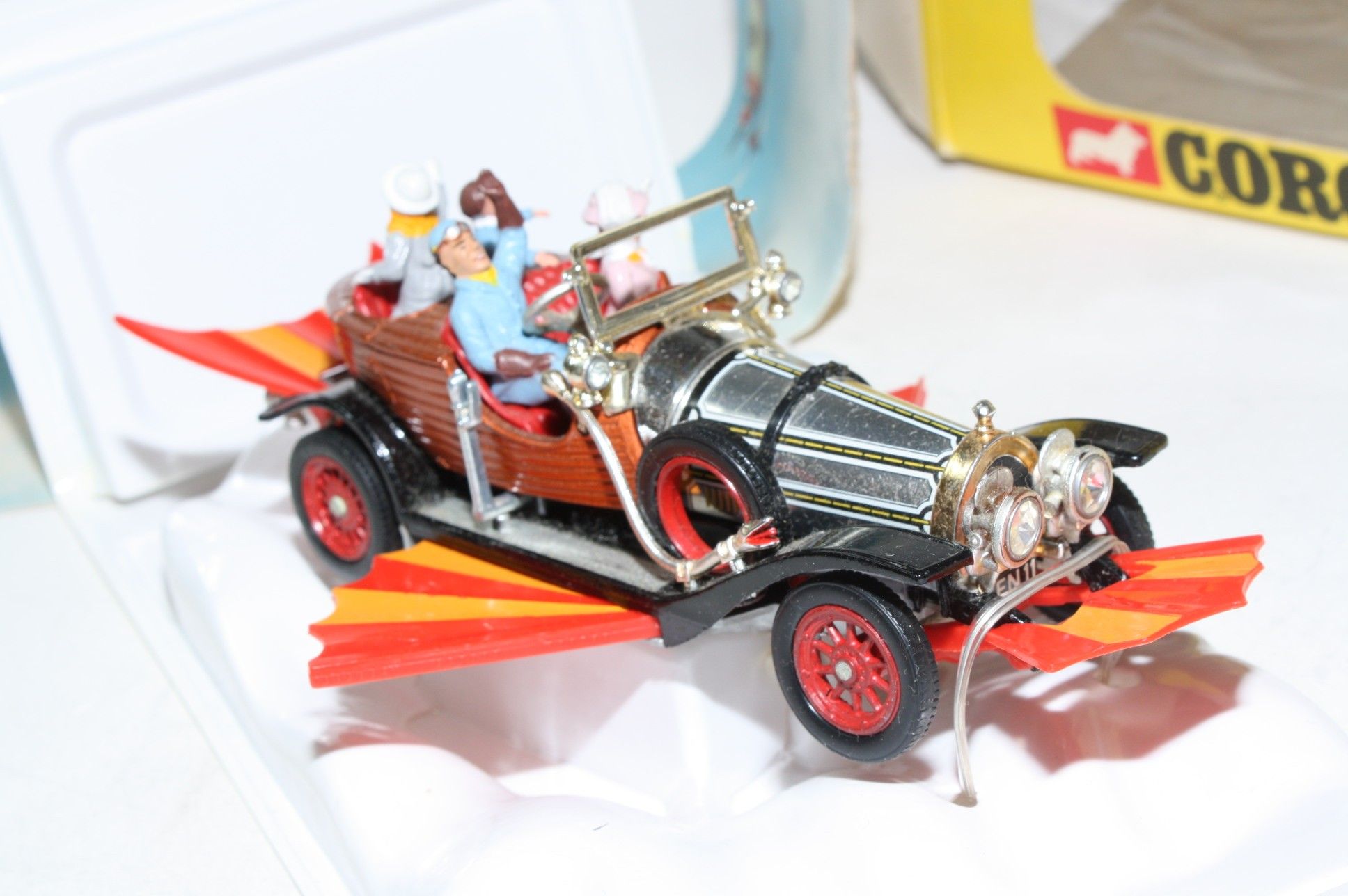 Corgi 266 Chitty Chitty Bang Bang, Mint in Good Original Box | DB ...