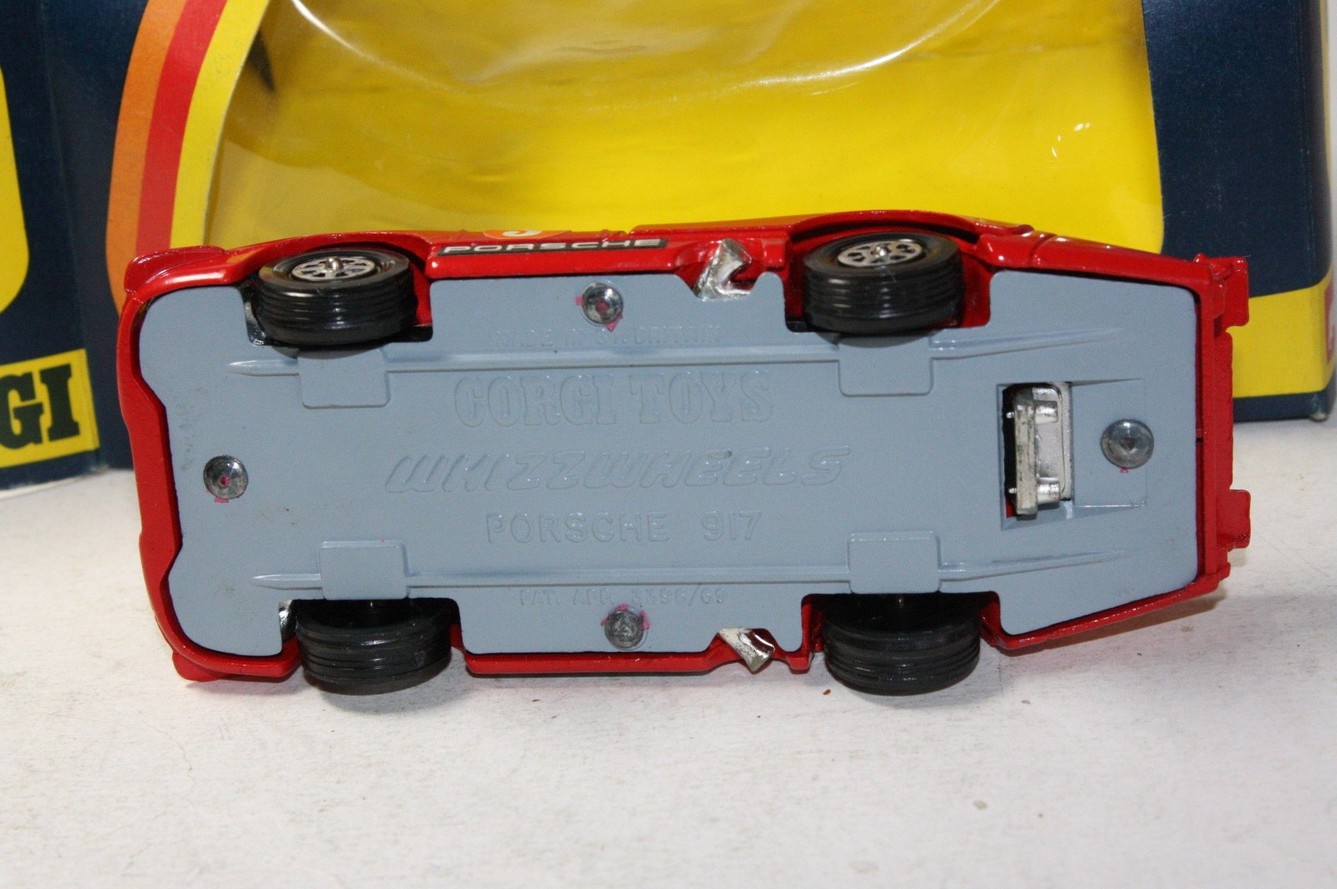 Corgi 385 Porsche 917, Mint in Original Box | DB Collectables