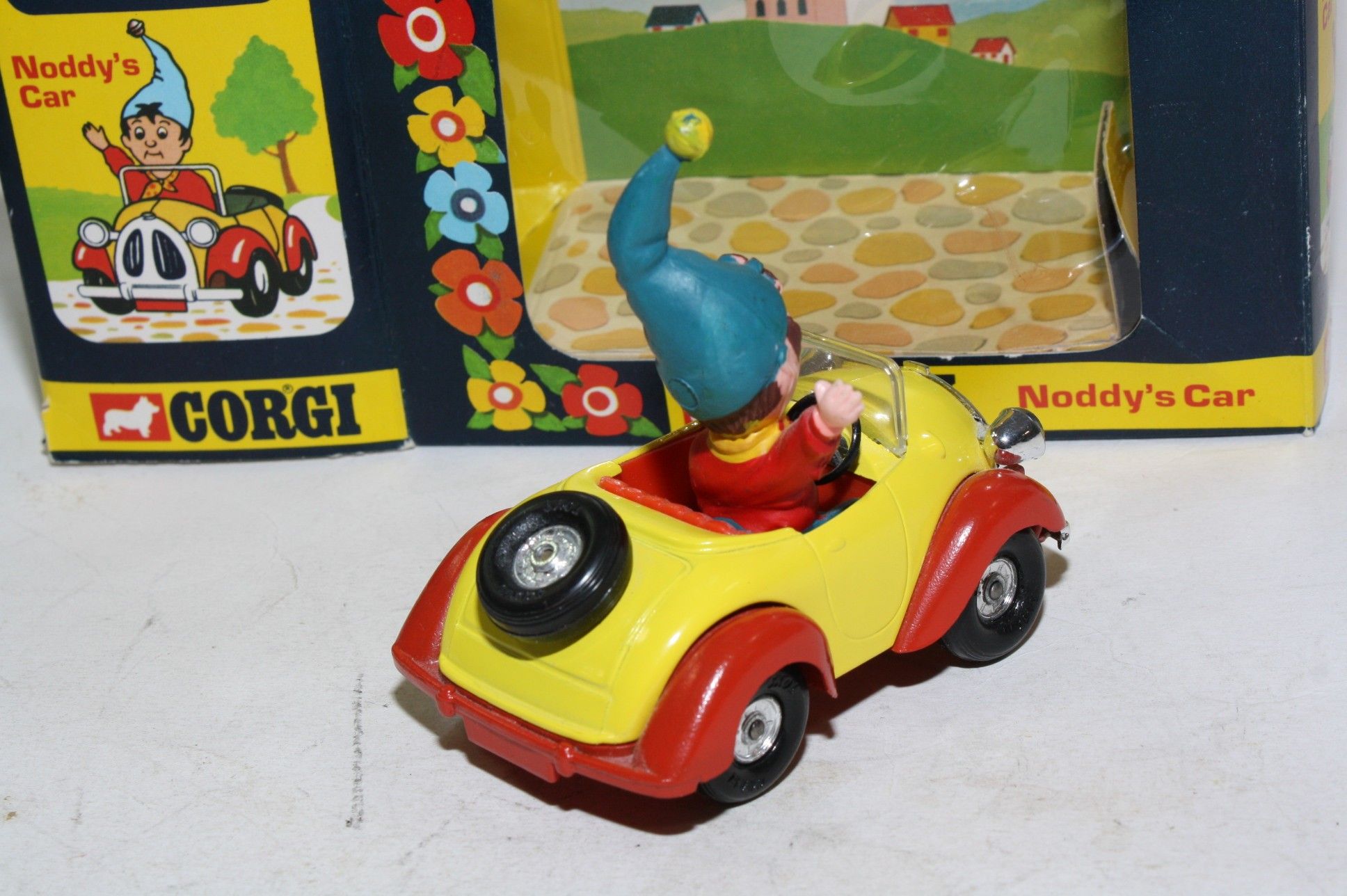 Corgi 804 Noddy's Car, Mint in Good Original Box | DB Collectables