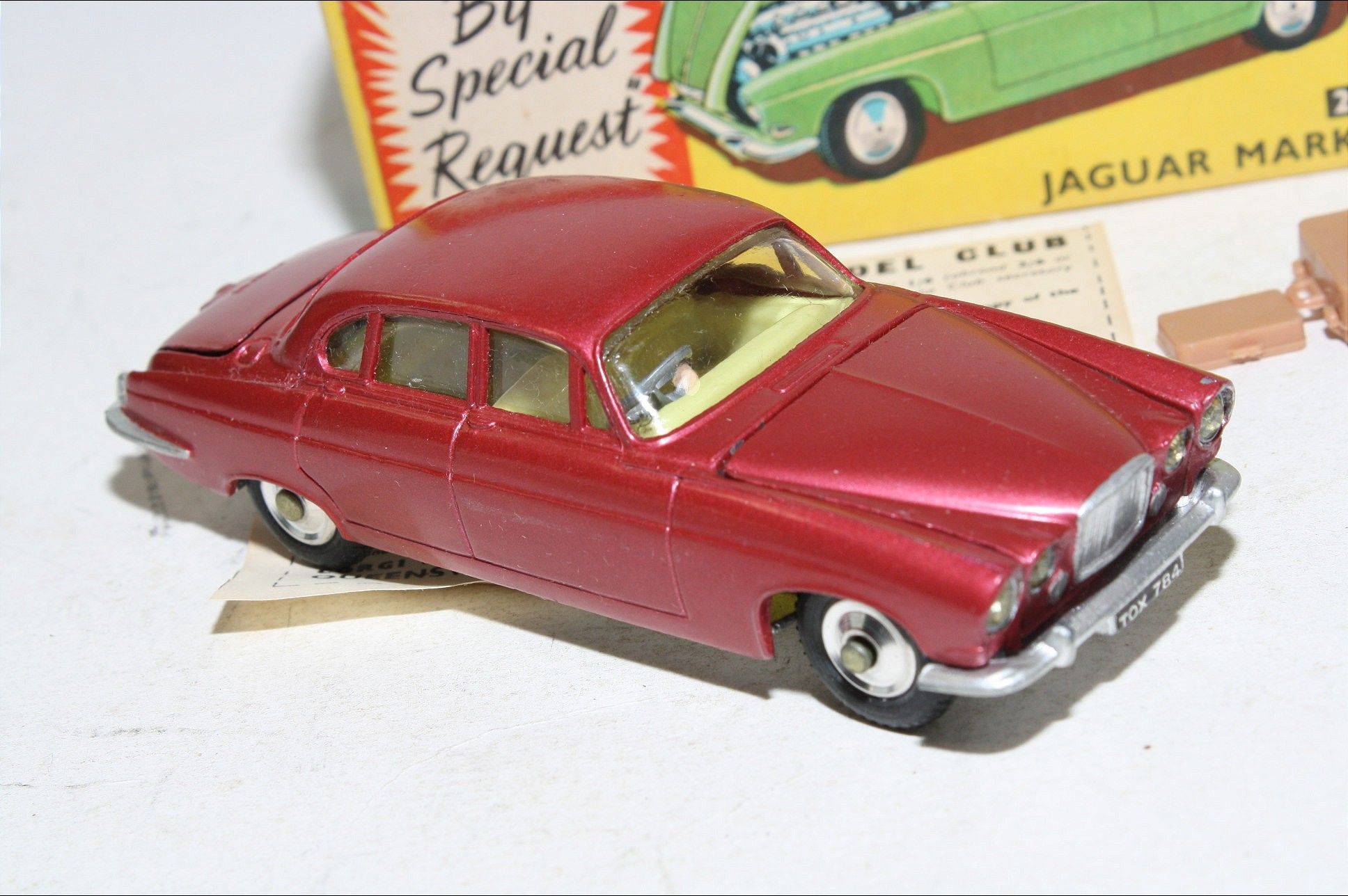 Corgi 238 Jaguar MkX, VNM in Good Original Box | DB Collectables