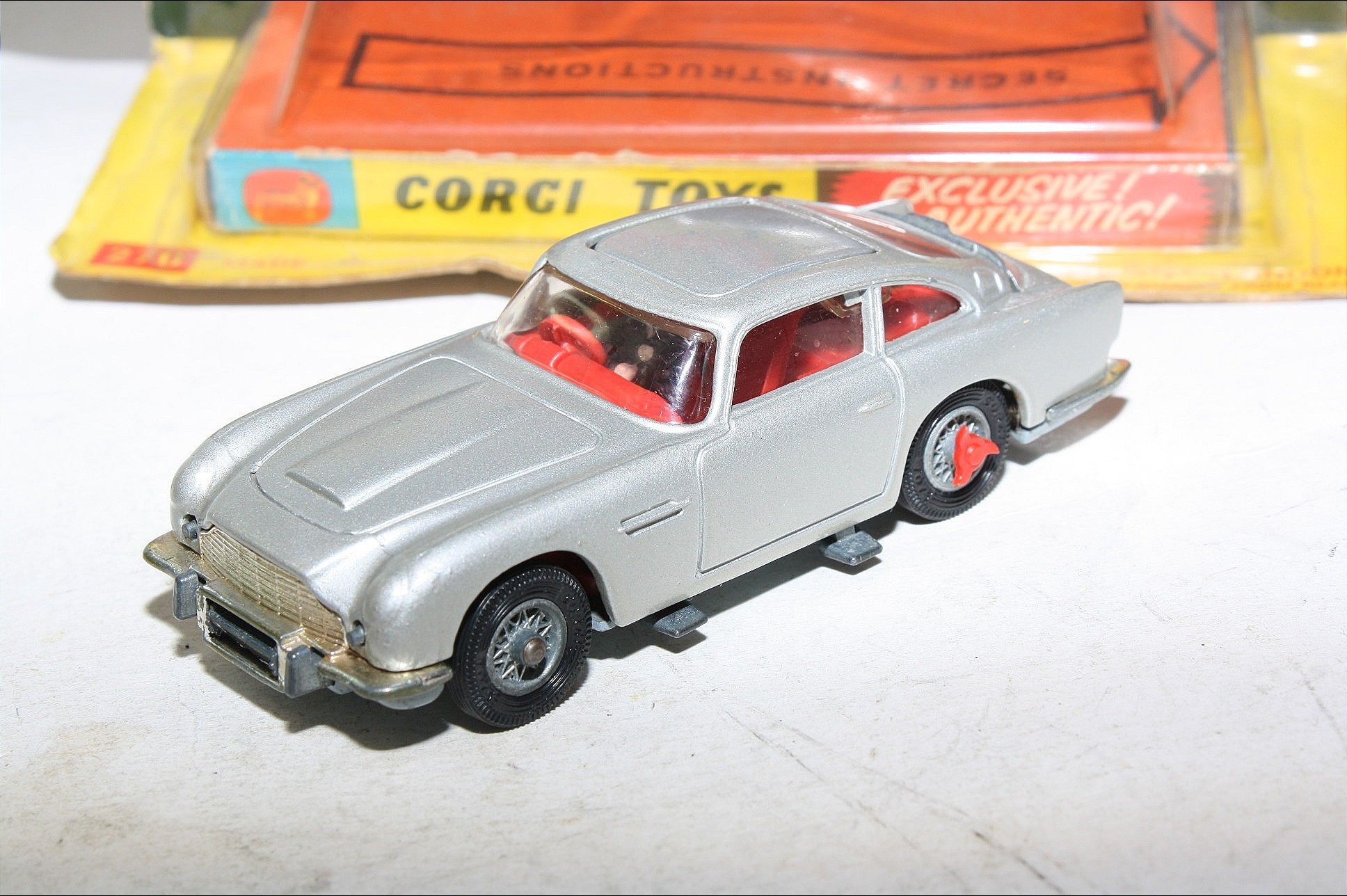 Corgi 270 James Bond Aston Martin DB5, Superb, All Complete in Original ...