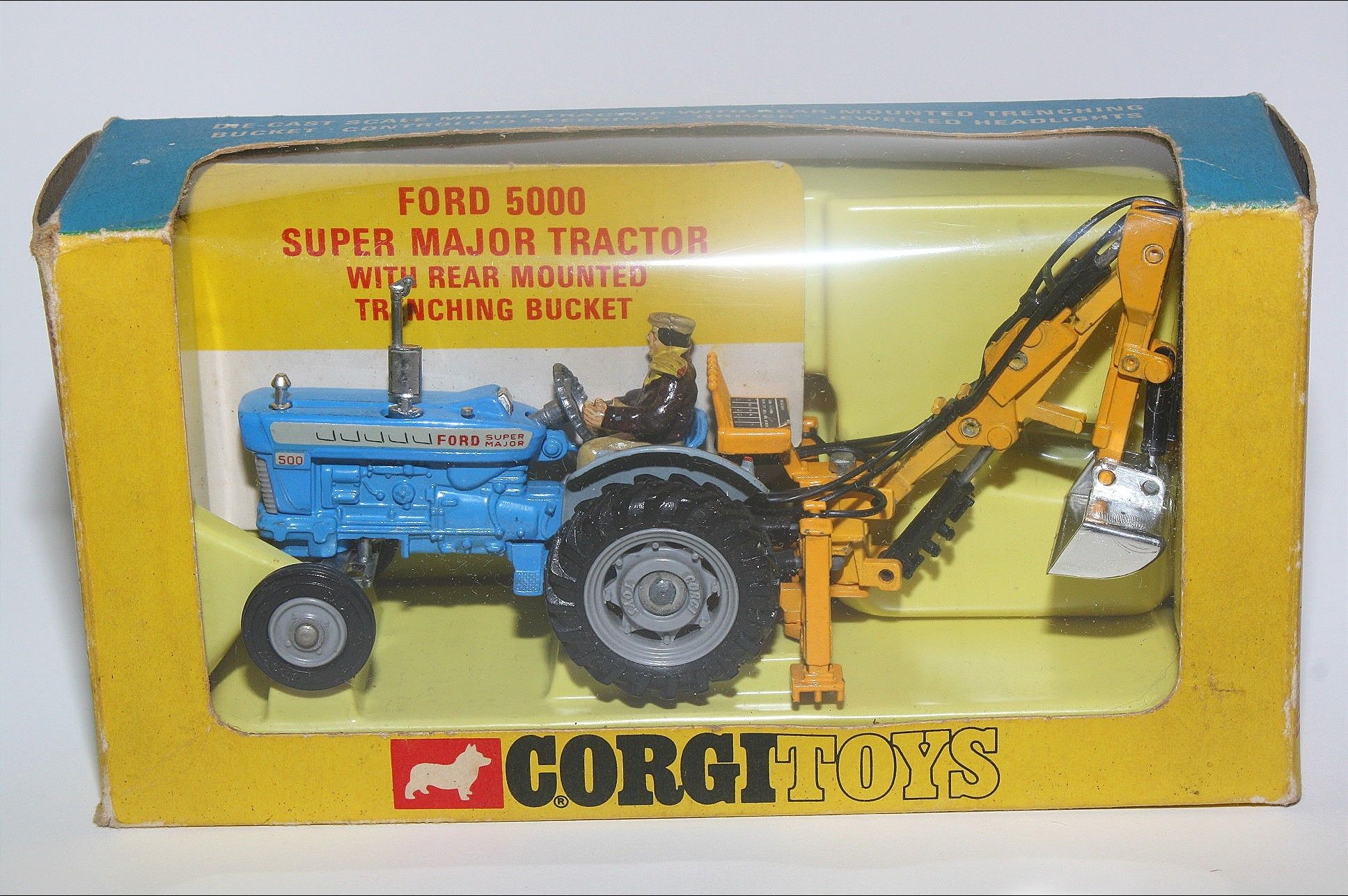 Corgi 72 Ford 5000 Tractor With Trenching Bucket - VNM in Good Original ...