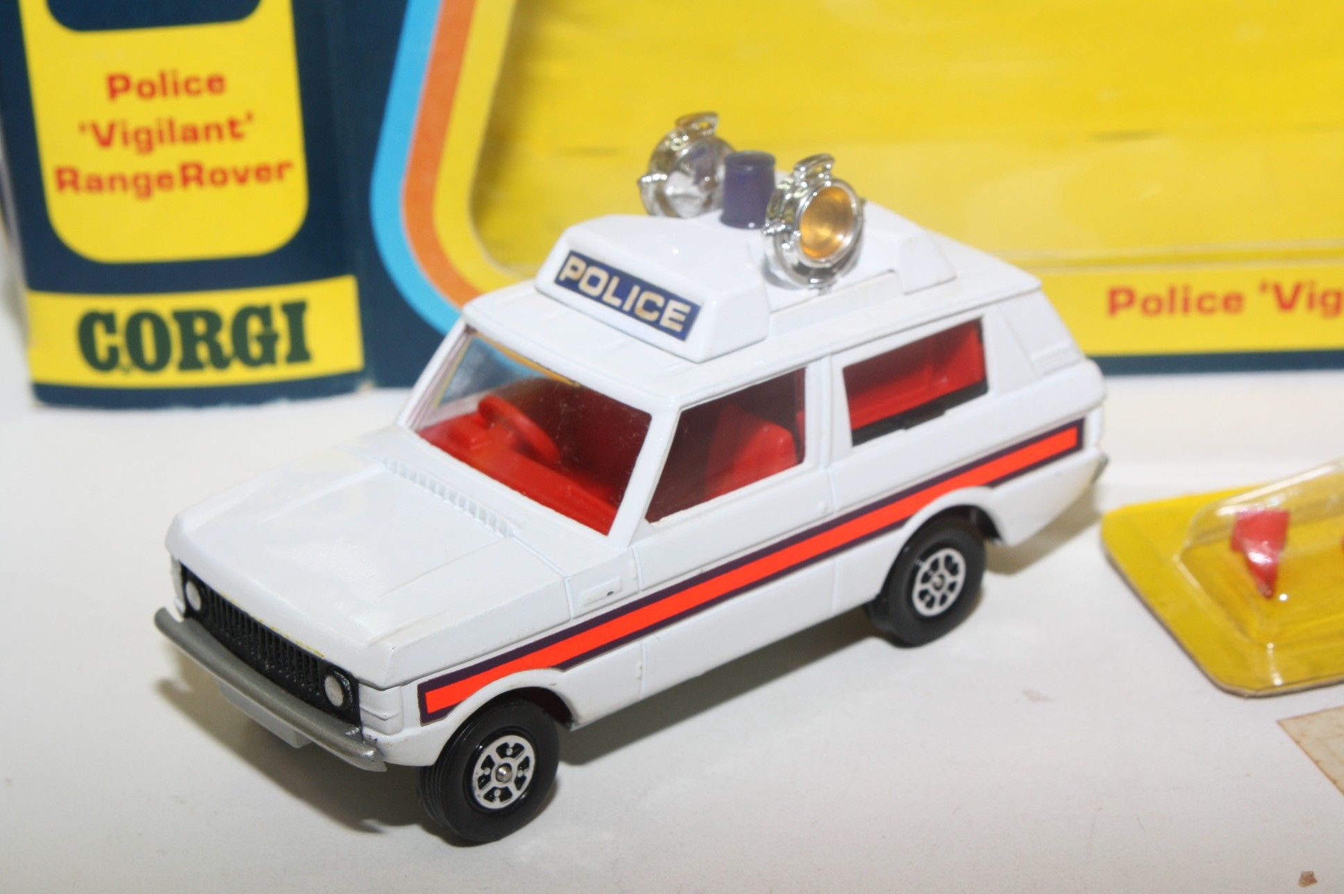 Corgi 461 Police (Vigilant) Range Rover, Mint in Good Original Box | DB ...