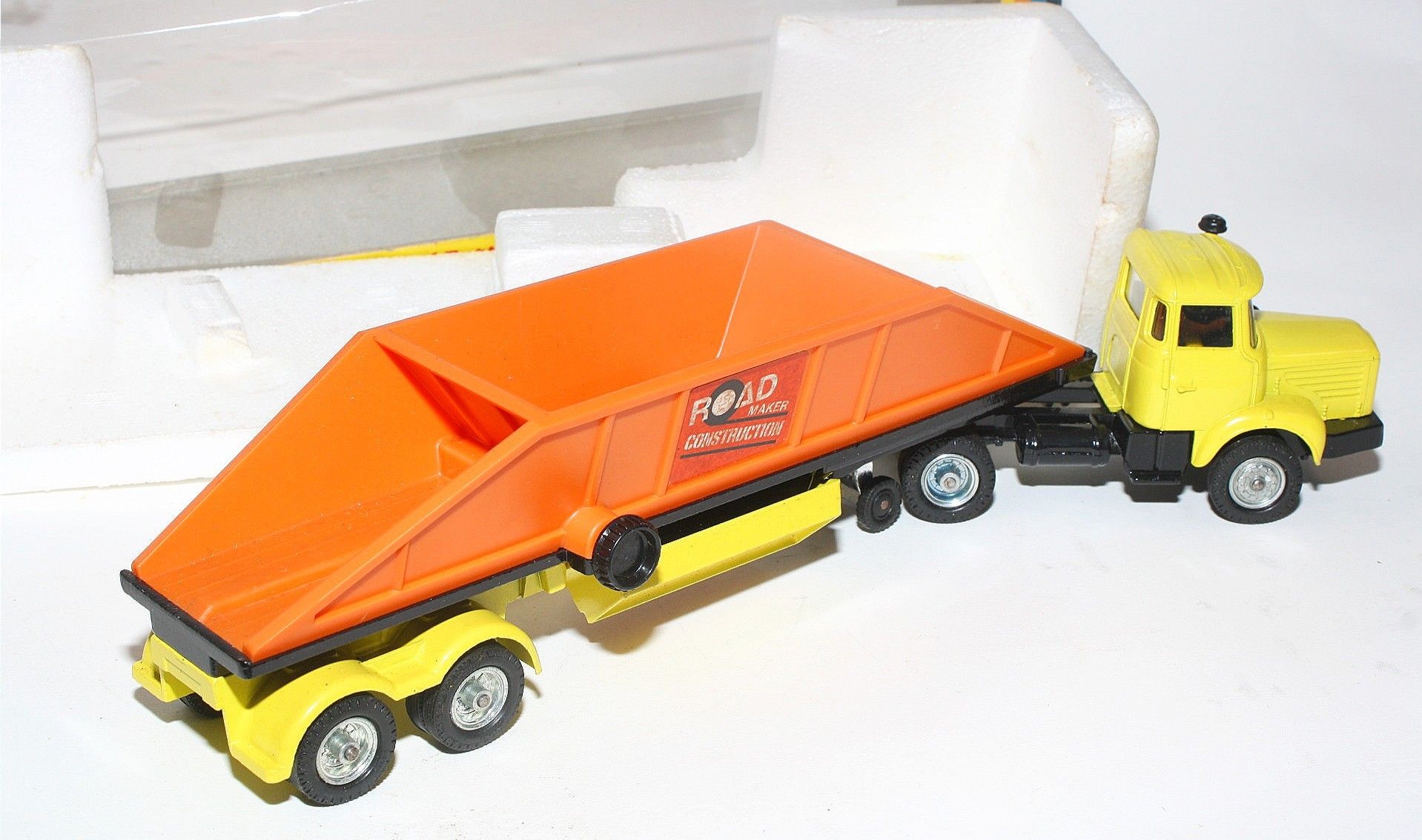 Corgi 1102 Fruehauf Dumper, VNM in Original Box | DB Collectables