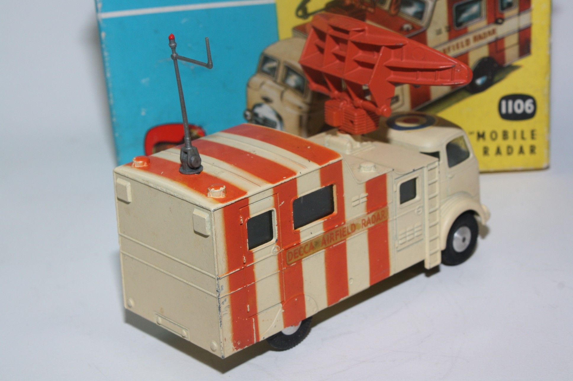 Corgi 1106 Decca Radar Van, VGC in Original Box | DB Collectables