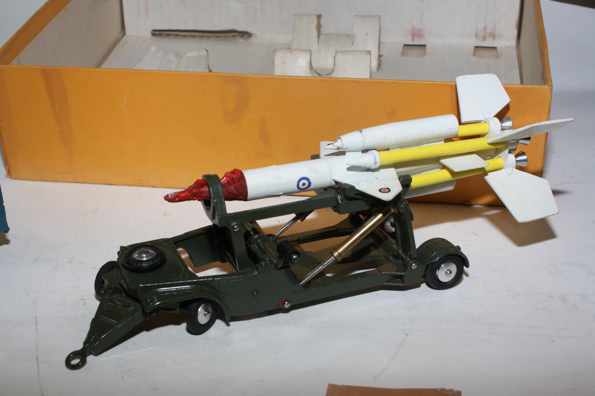 Corgi Gift Set 4 RAF Rocket Age Land Rover/Missile, VGC in Original Box ...