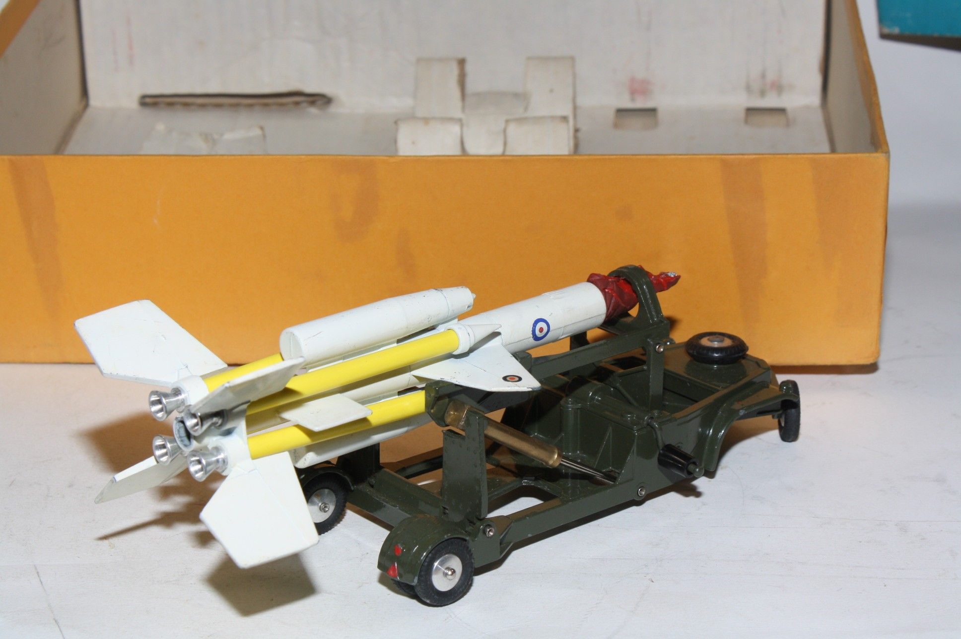 Corgi Gift Set 4 RAF Rocket Age Land Rover/Missile, VGC in Original Box ...