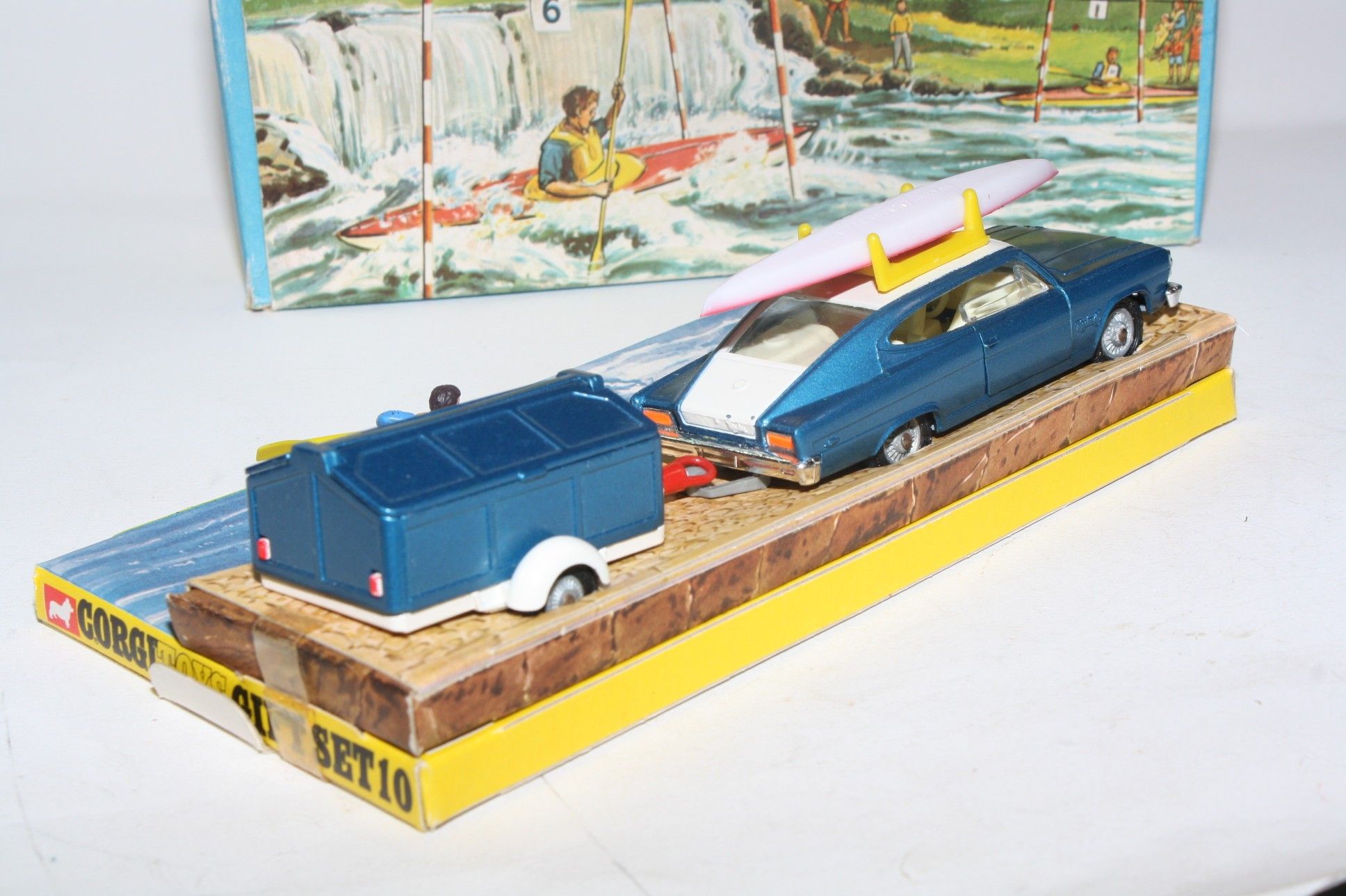 Corgi Gift Set 10 Rambler Marlin and Kayaks, VNM in Good Original Box ...