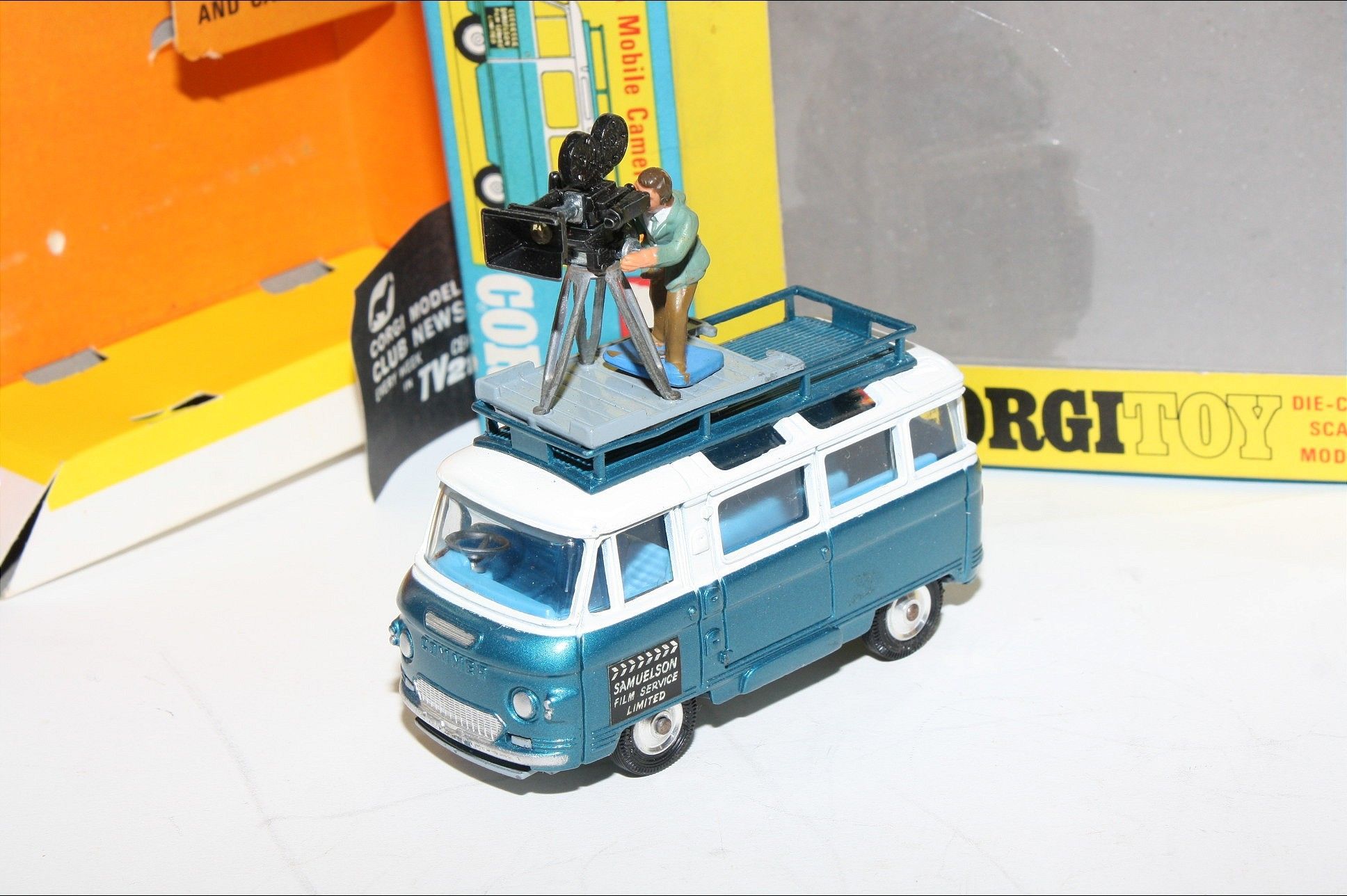 Corgi 479 Commer Samuelson Camera Van, VNM in Original Box | DB ...