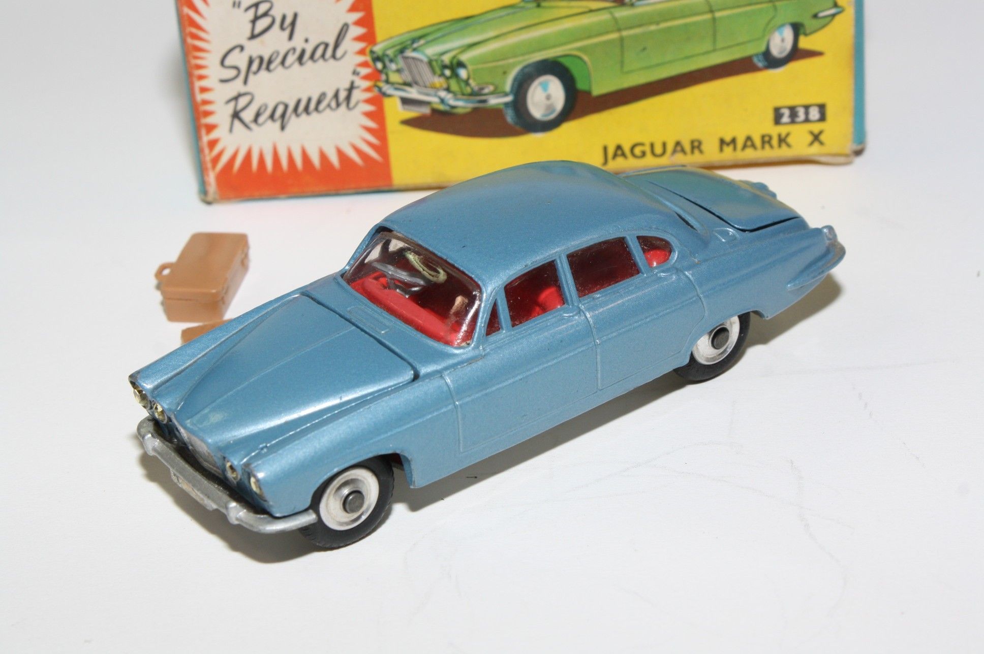 Corgi 238 Jaguar MkX, VNM in Original Box | DB Collectables