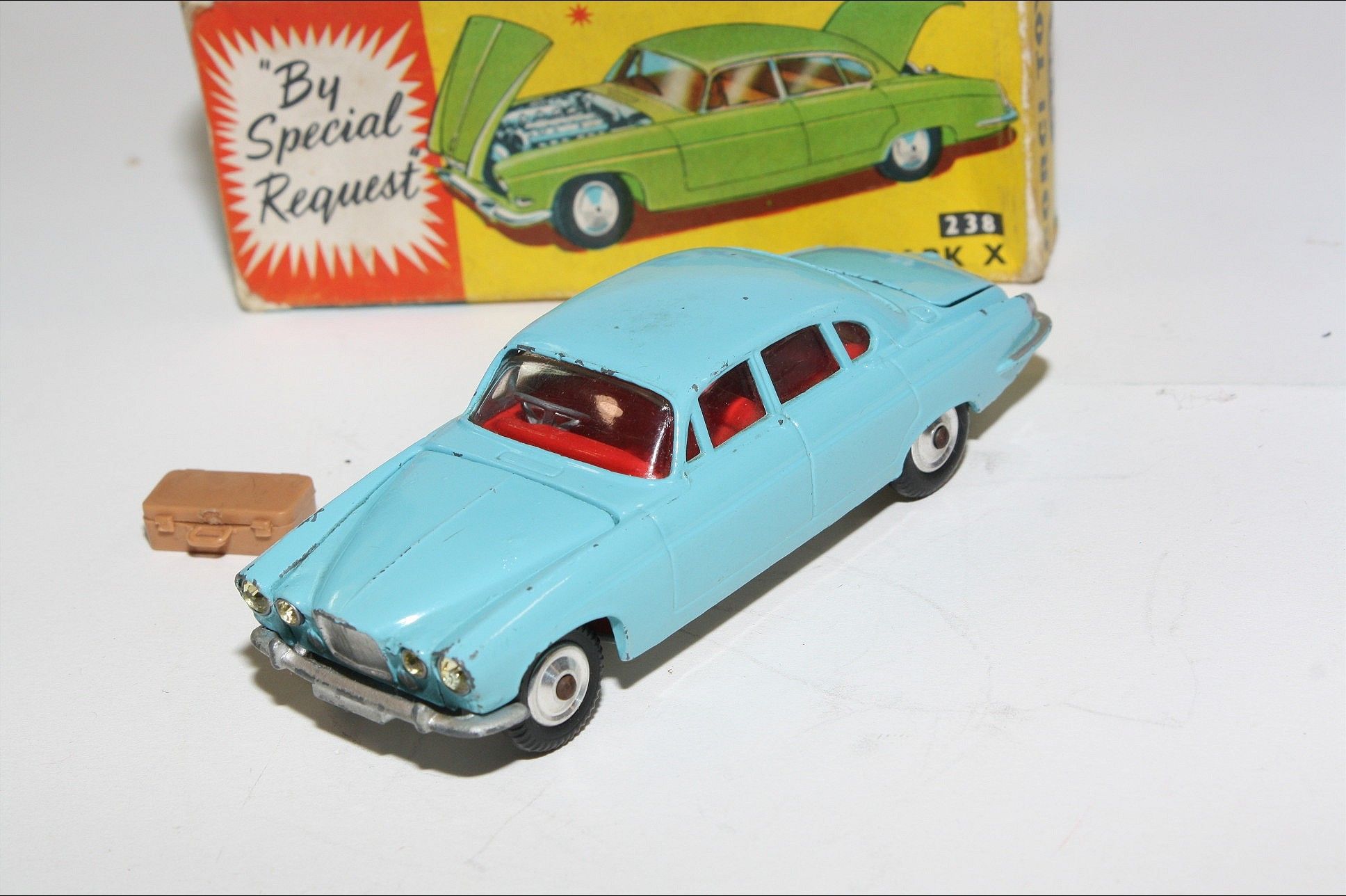 Corgi 238 Jaguar MkX, in Original Box | DB Collectables