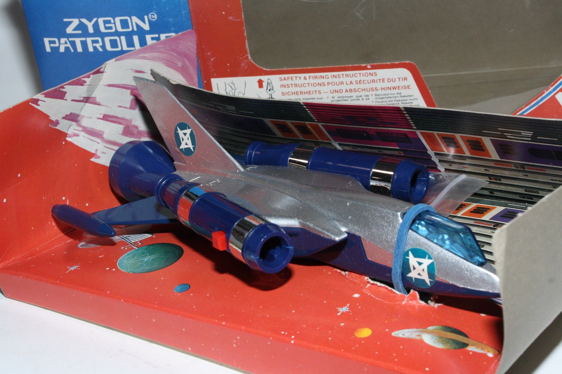 Dinky Toys 363 Zygon Patroller with Cut Out Space Station, Min t in ...