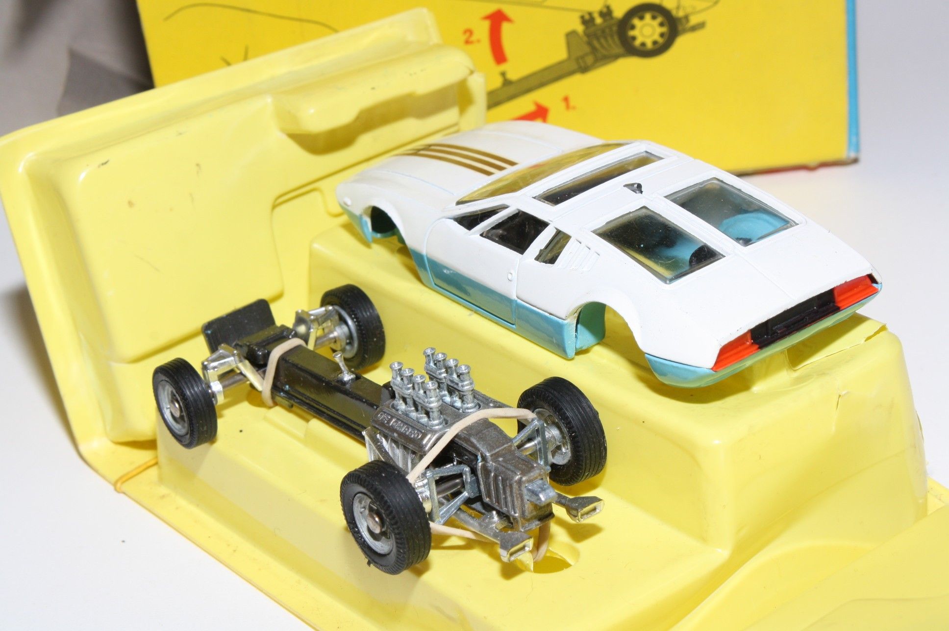 Corgi 271 Ghia 5000 Mangusta, VNM in Original Box | DB Collectables