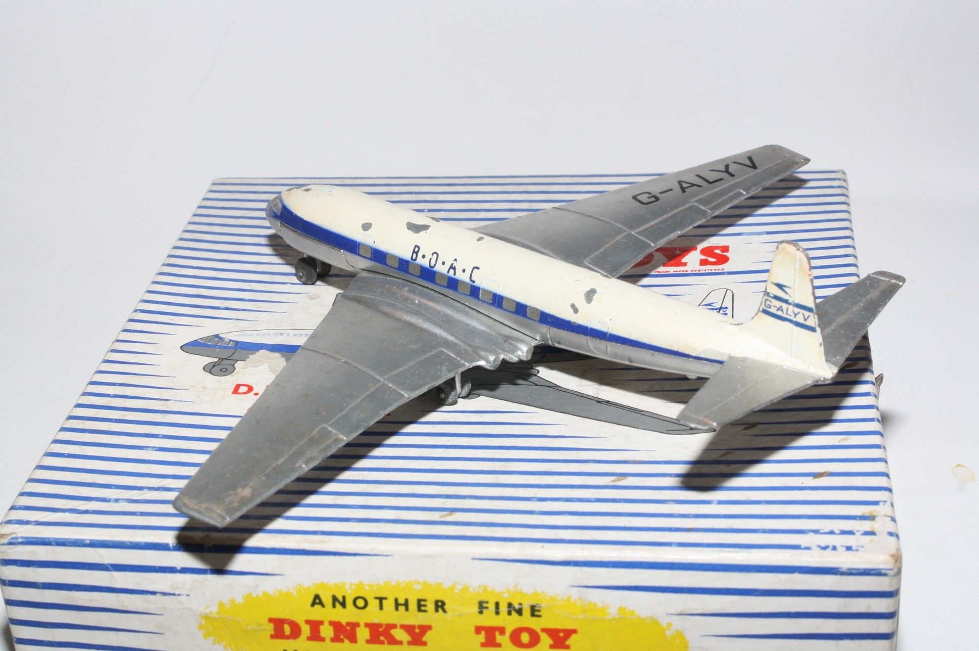 Dinky 702/999 D.H. Comet Airliner,Good in Original Box | DB Collectables