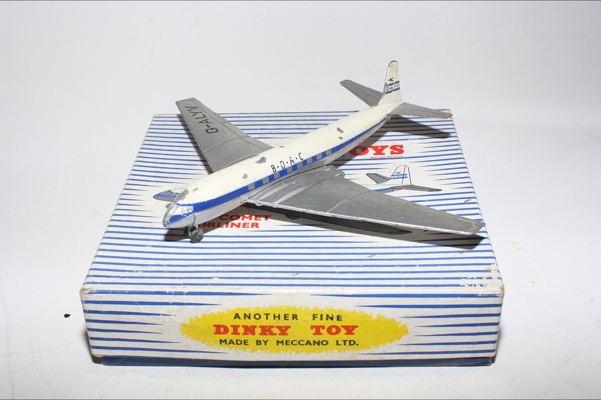 Dinky 702/999 D.H. Comet Airliner,Good in Original Box | DB Collectables
