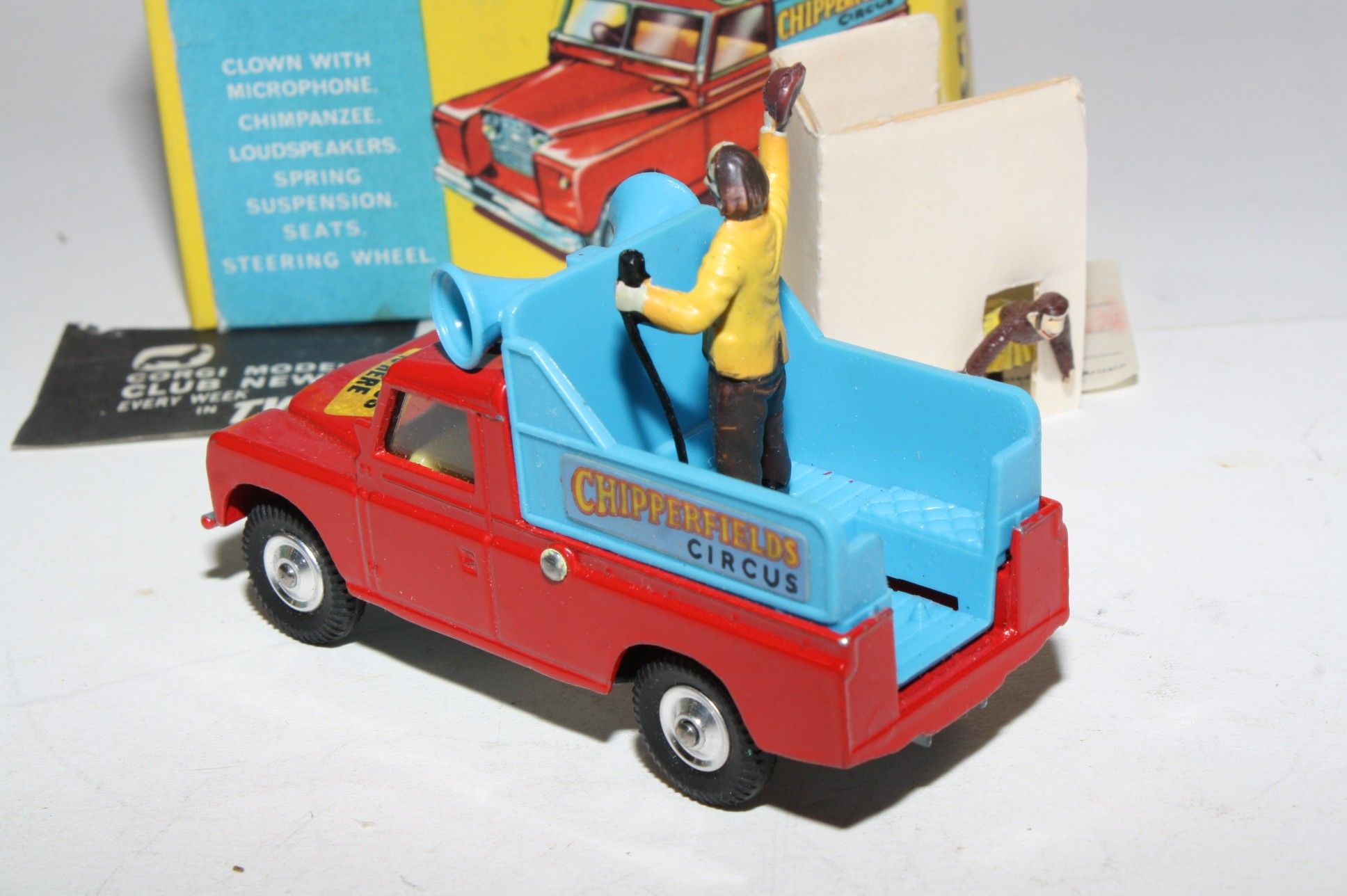 Corgi 487 Chipperfields Land Rover, Mint in VNM Original Box | DB ...