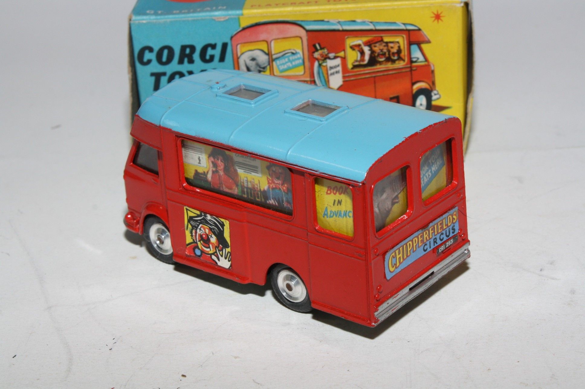 Corgi 426 Chipperfields Booking Office, VNM in Good Original Box | DB ...