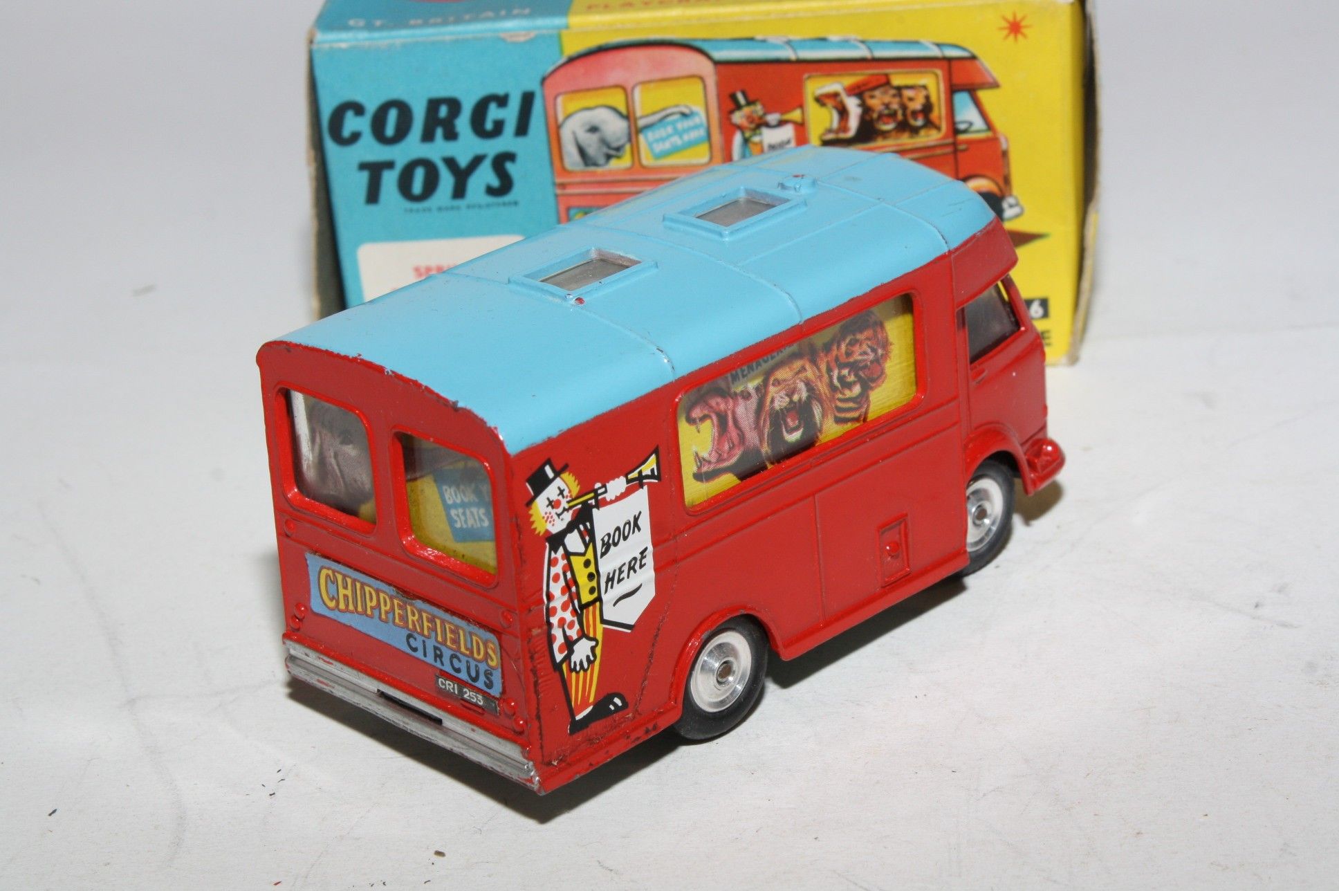 Corgi 426 Chipperfields Booking Office, VNM in Good Original Box | DB ...