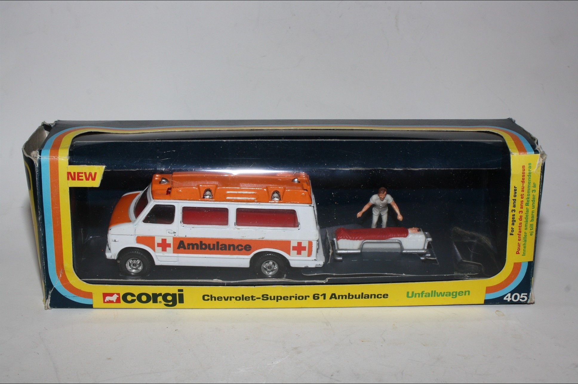 Corgi 405 Chevrolet Superior 61 Ambulance, VGC in Original Box | DB ...