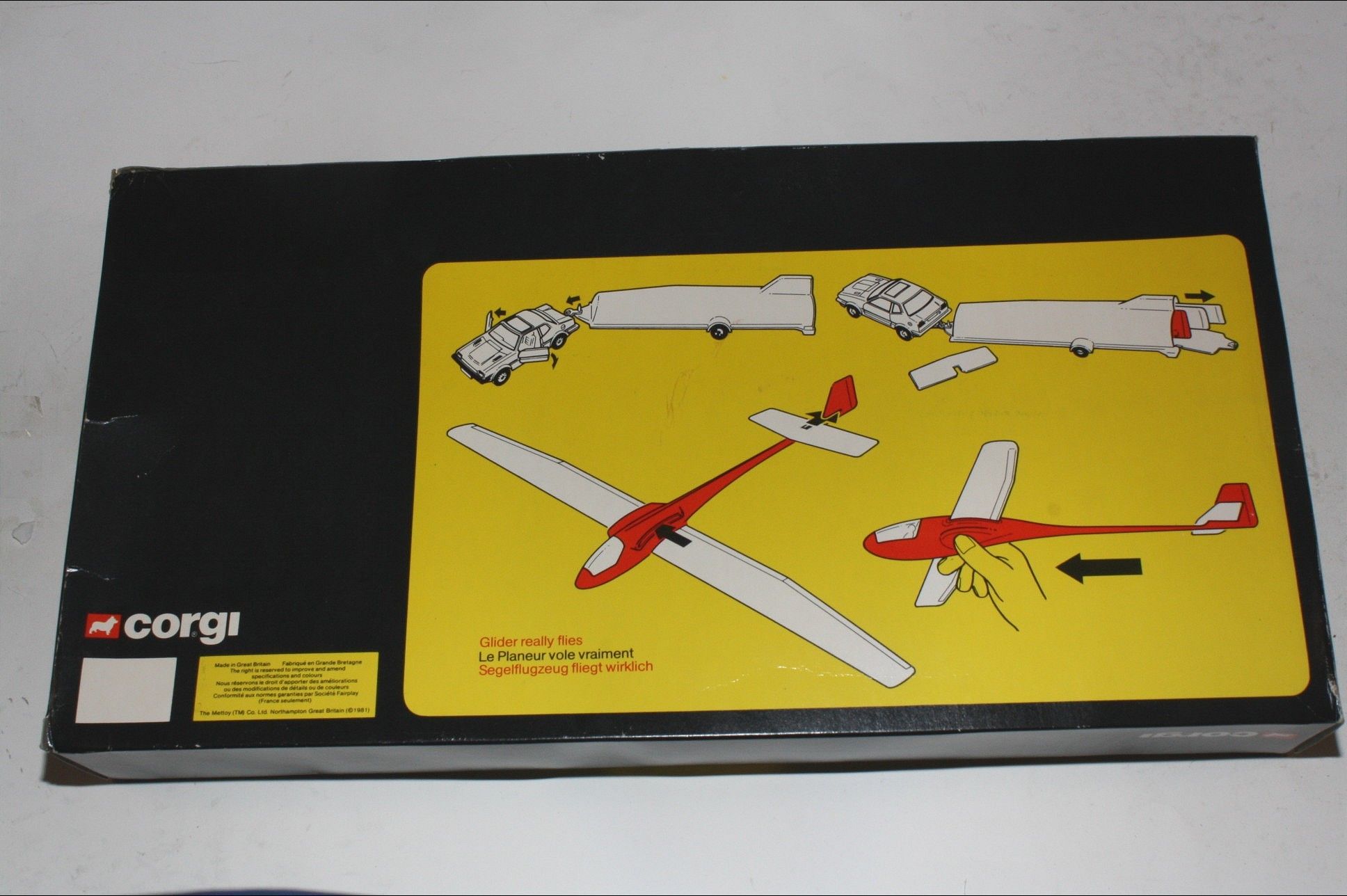 Corgi 12 Glider and Trailer Gift Set, Mint in VNM Original Box | DB ...