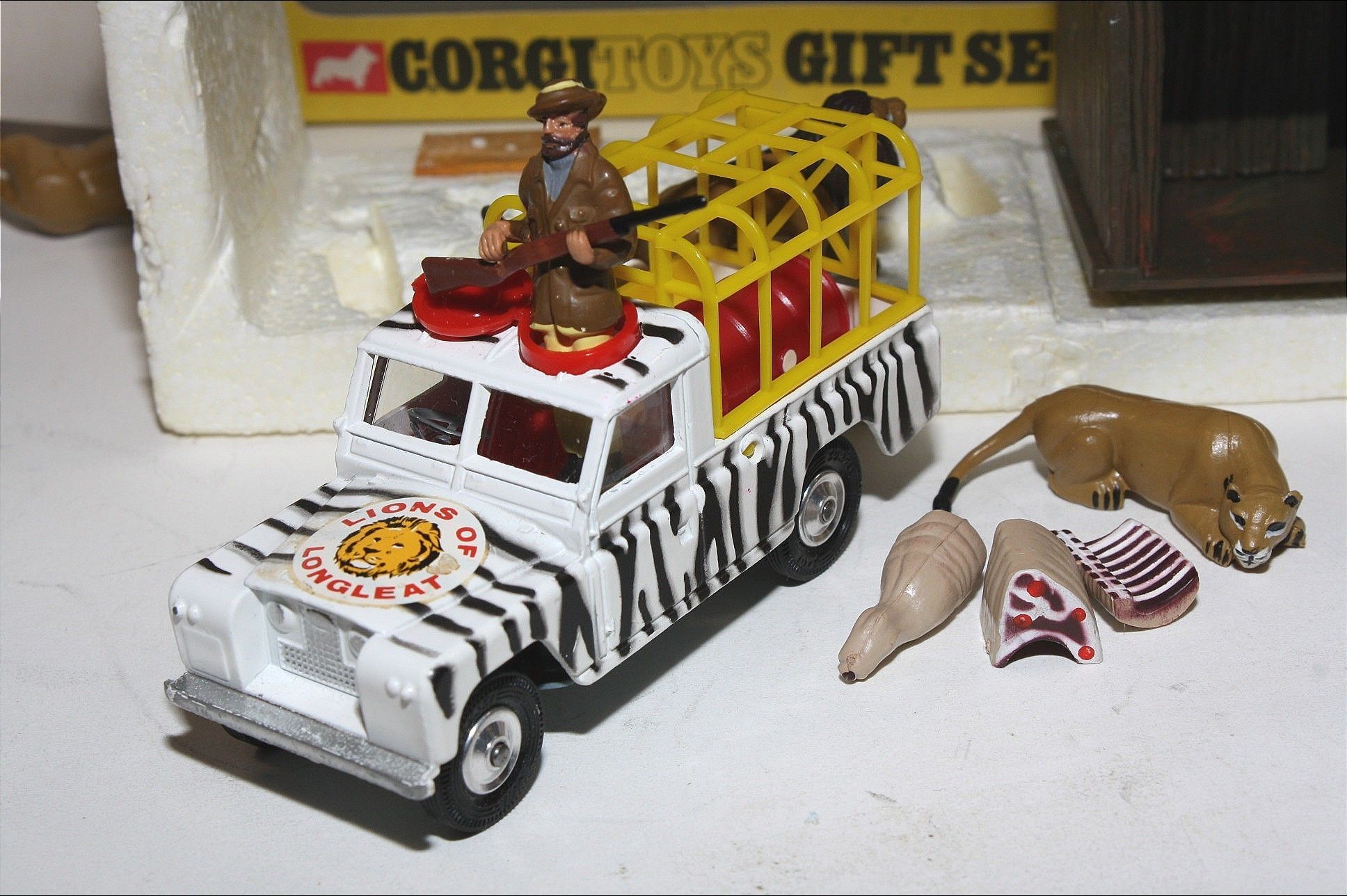 Corgi Toys Gift Set 8 Lions of Longleat, Mint in Excellent Original Box ...