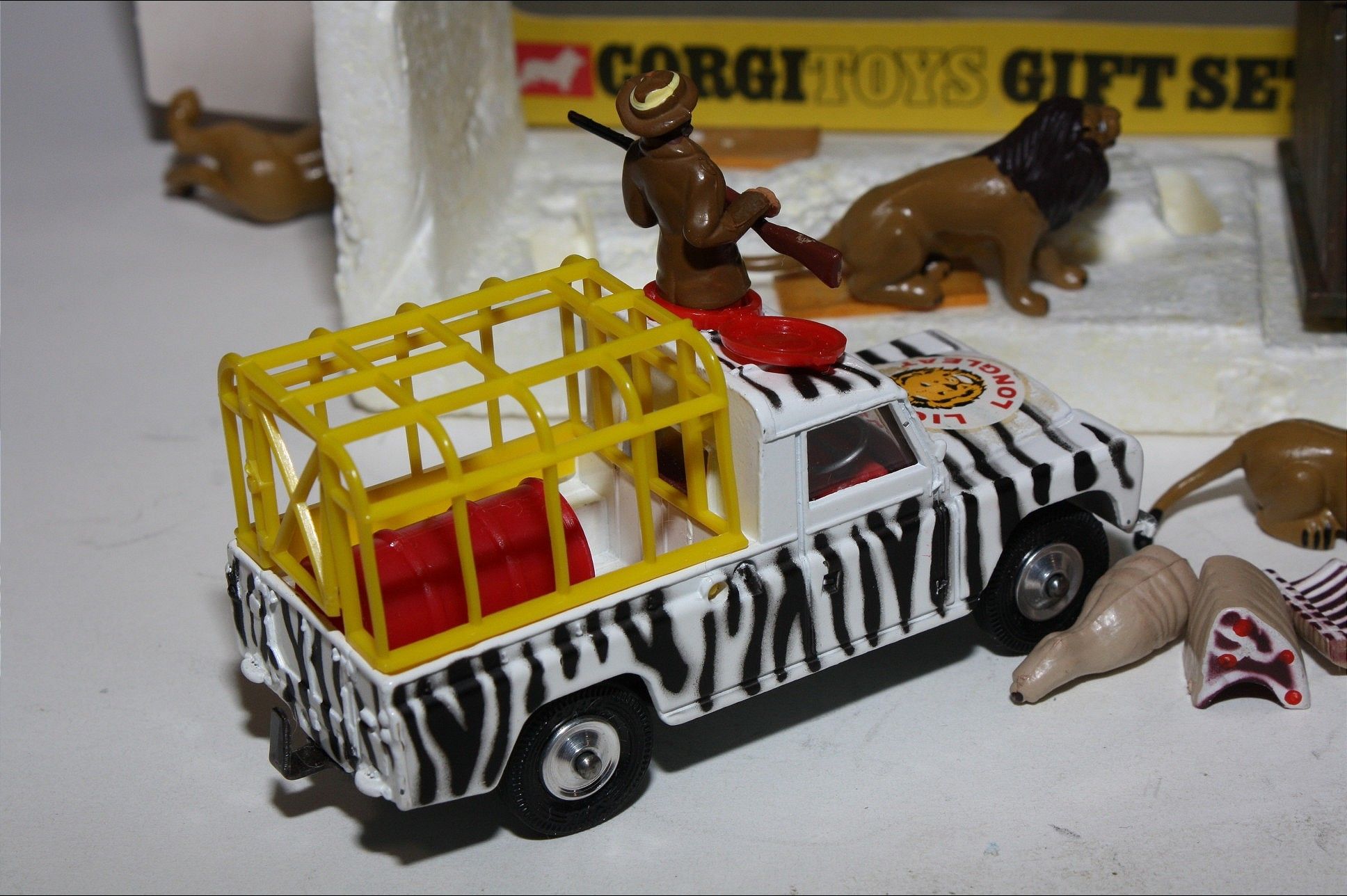 Corgi Toys Gift Set 8 Lions of Longleat, Mint in Excellent Original Box ...