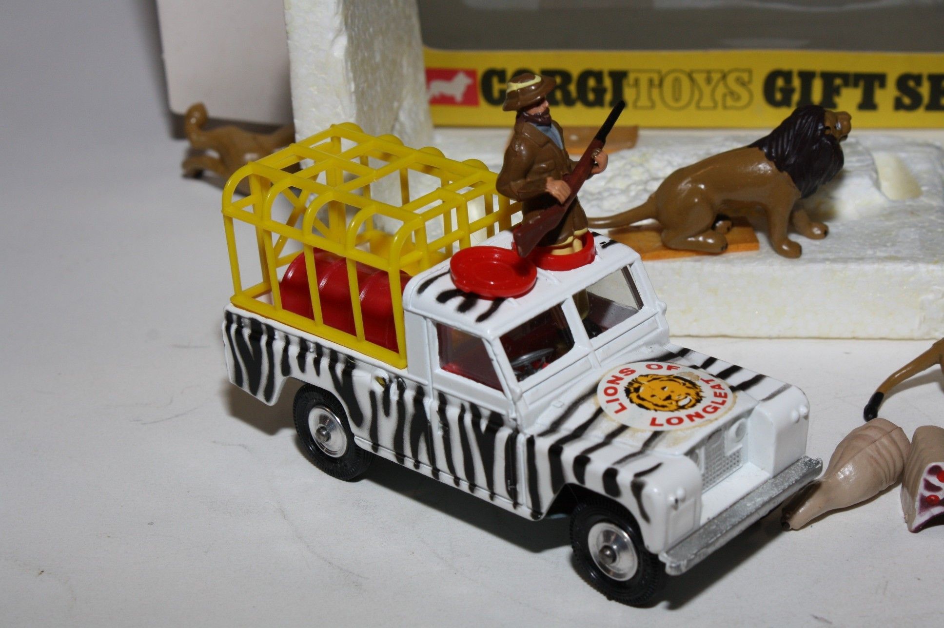 Corgi Toys Gift Set 8 Lions of Longleat, Mint in Excellent Original Box ...