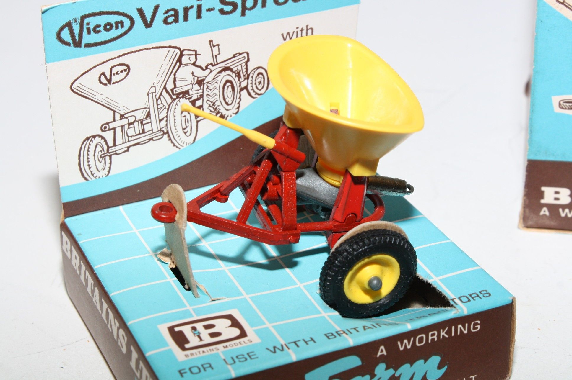 Britains 9538 Vicon Vari-Spreader, Mint in Good Original Early Box | DB Collectables