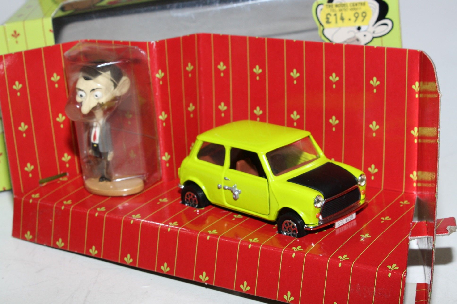 Corgi CC82224 Mr Bean & Resin Figure. MIB | DB Collectables