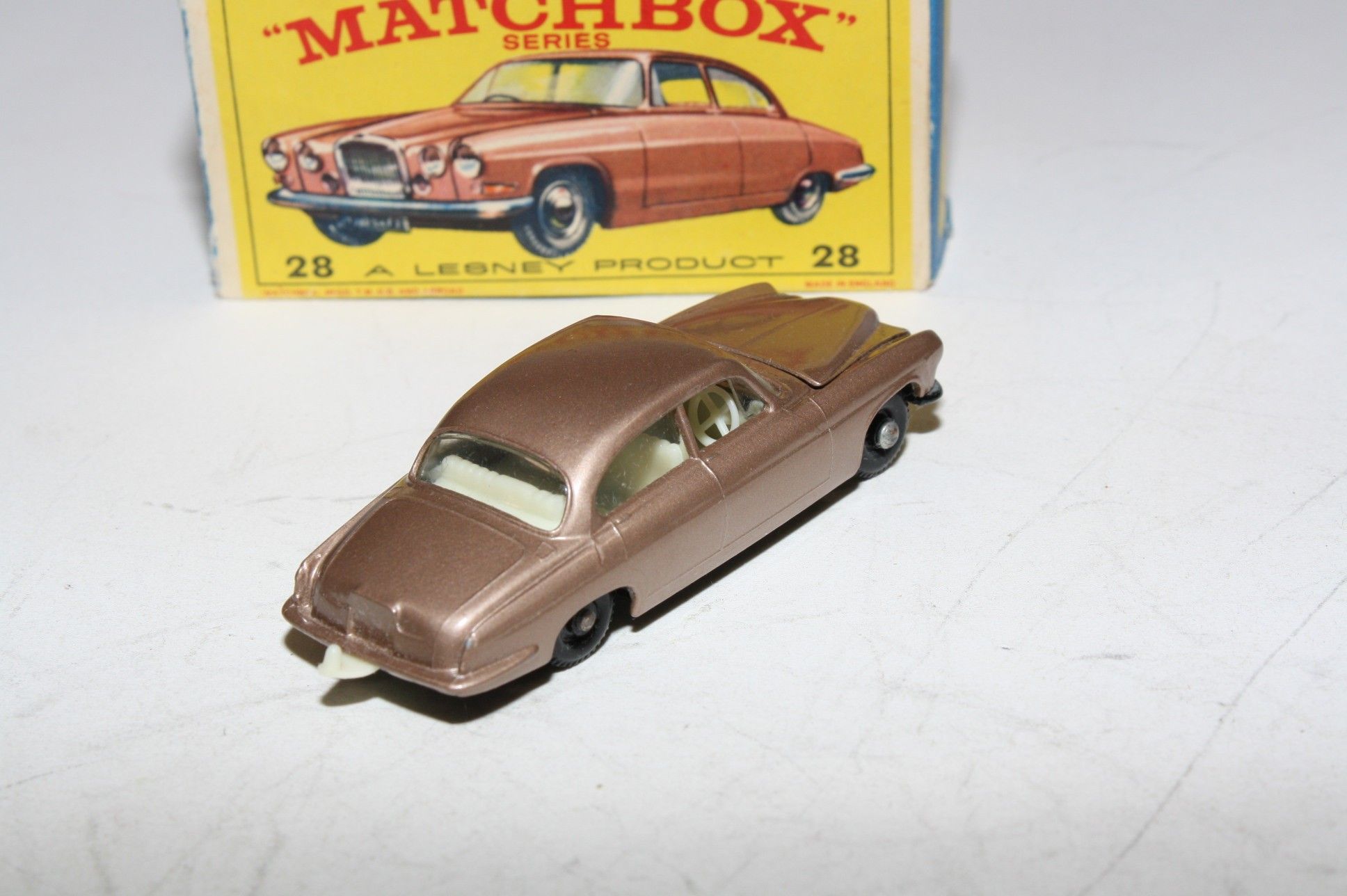 Matchbox 28c Mark 10 Jaguar, Mint in Original Box | DB Collectables