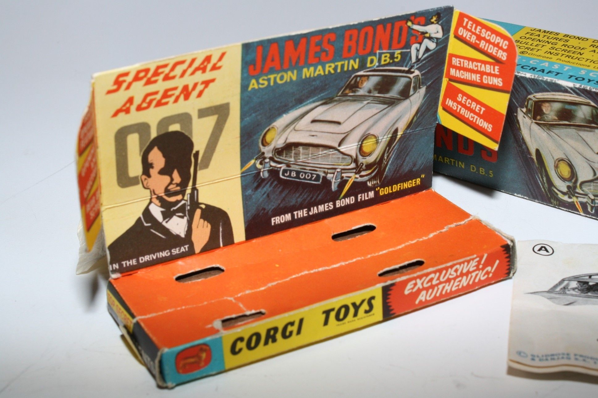 Corgi 261 James Bond Aston Martin, VNM in Original Box | DB Collectables