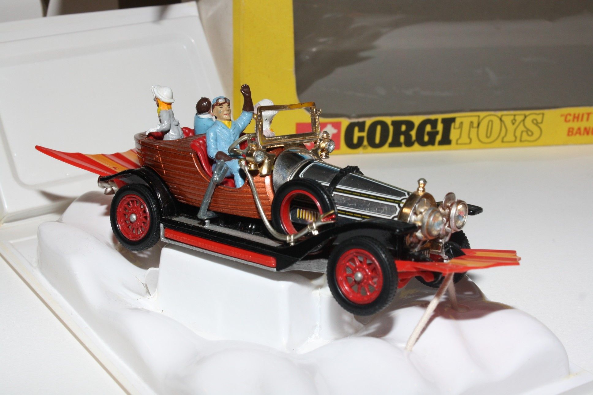 Corgi 266 Chitty Chitty Bang Bang, VNM in Original Box | DB Collectables